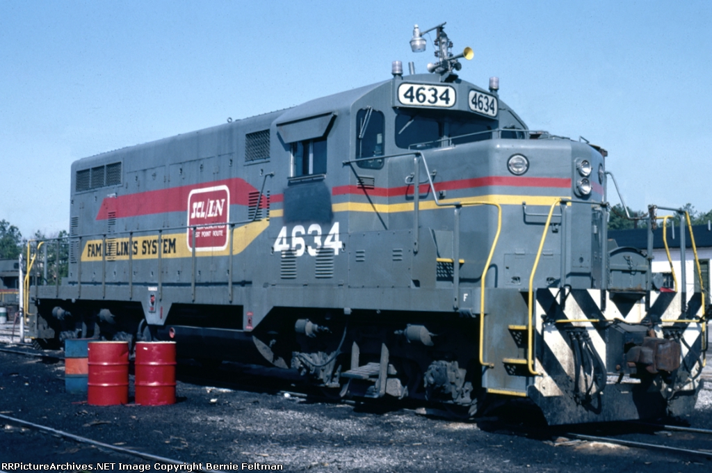 Seaboard System GP16 #4634, on the shop track,